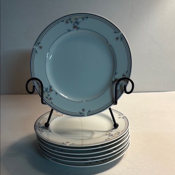 Princess House | Dining | Princess House White And Blue Dinnerware Set ...